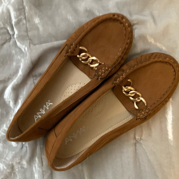 Anna | Shoes | Anna Leather Loafers With Gold Chain Detailing Size 75 ...
